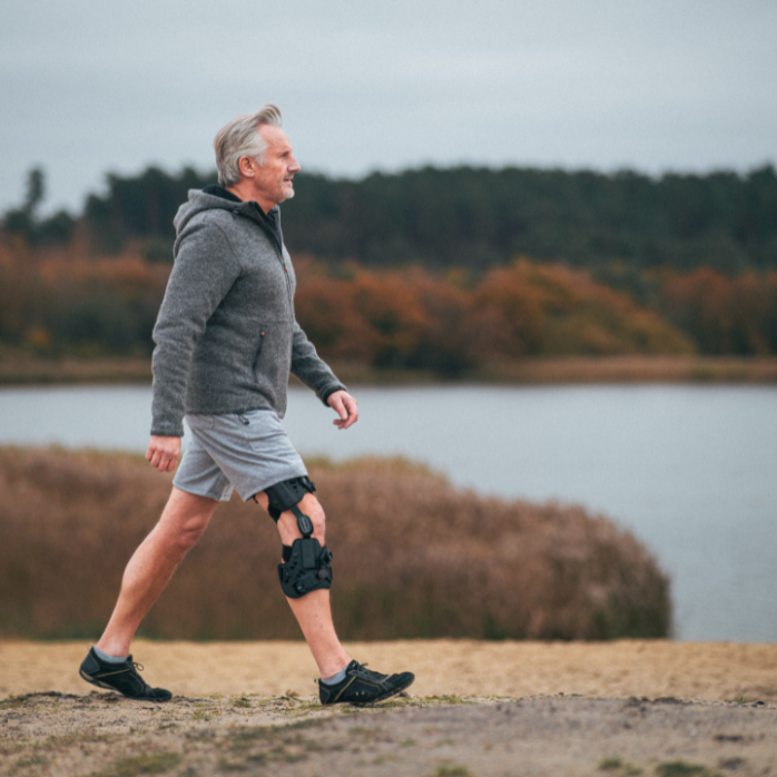 DonJoy OA ROAM Single Upright Rigid Knee Brace for Osteoarthritis ...